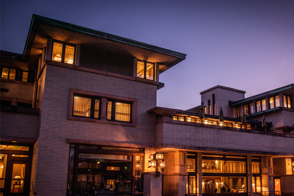 Explore Frank Lloyd Wright's Historic Park Inn Hotel - World traveler guide